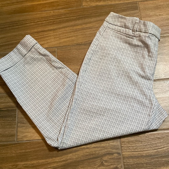 White House Black Market | Pants & Jumpsuits | Whbm The Slim Crop Size ...